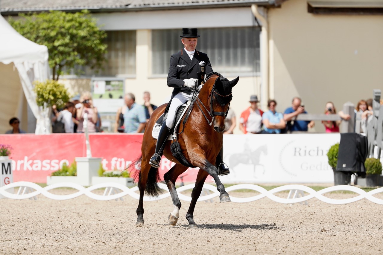 Hubertus Schmidt neuer Präsident des DRFV – Der Deutsche Reiter- und ...